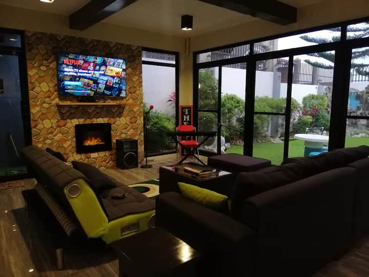 Casa Millenia Tagaytay
W Ktv/netflix - Tagaytay