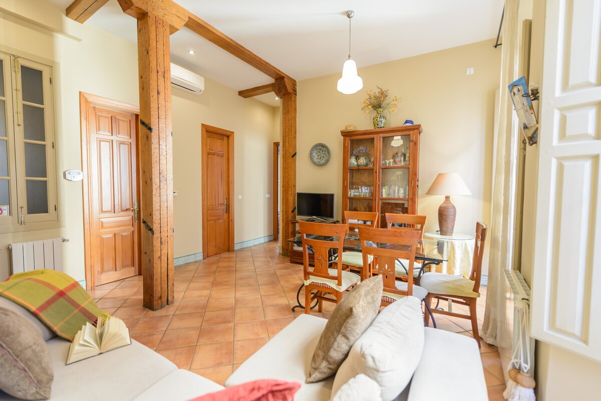 Enjoy Cozy apartment with parking, worker-friendly - Apartments for ...