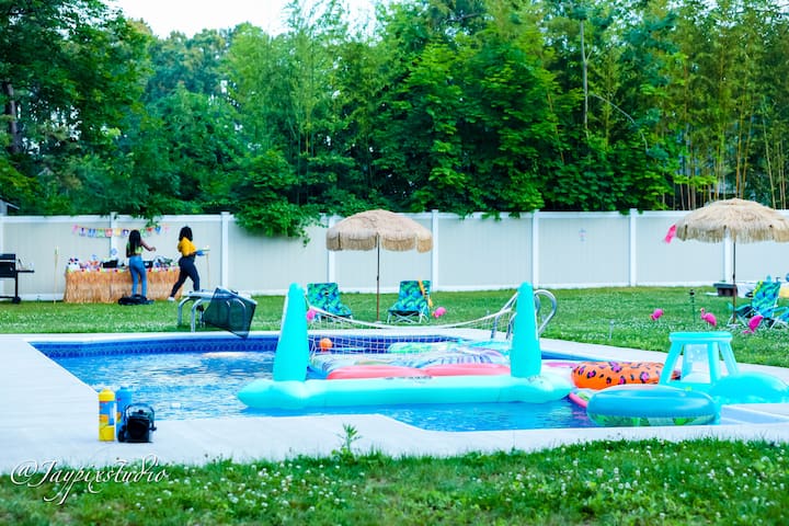 Cheerful 5 Bedroom Residential Home With A Pool - Port Jefferson, NY