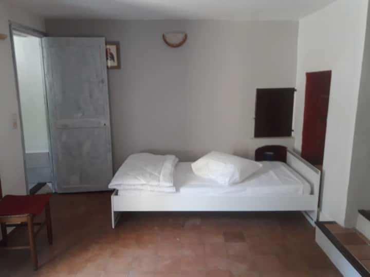Chambre D'hôte Avec Salle De Bain Et Wc 2 à 3 Pers - Entrevaux