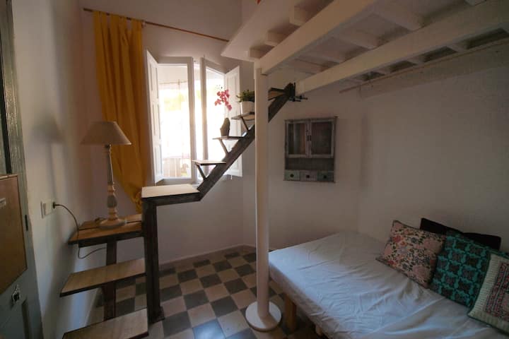 Habitación En El Centro Histórico. - Islas de Ibiza
