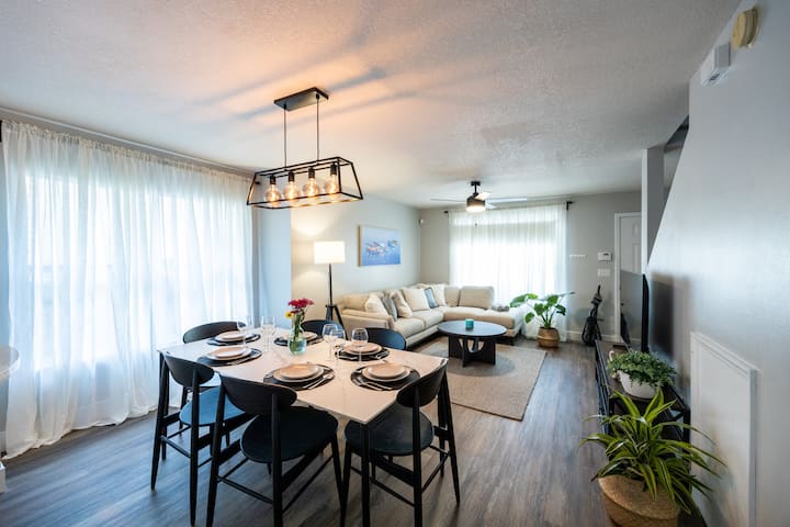 Luxurious Gainesville Townhouse! - Gainesville