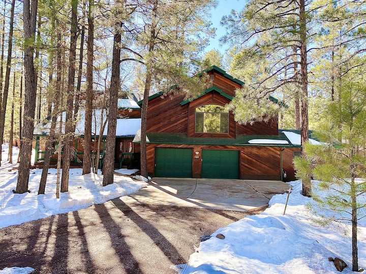 2 Master Suites!! Huge 5br/4ba + Arcade/zip-line - Pinetop-Lakeside, AZ