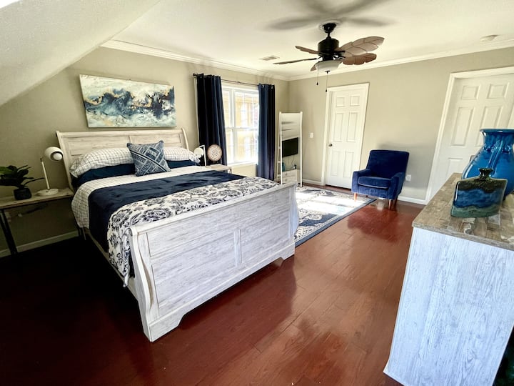 3 Bedroom Home With Indoor Fireplace Near Plaza - Kansas City