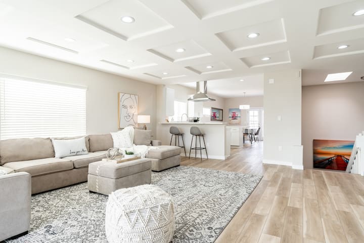 1 Block To Sand Stylish 3br Contemporary Home - San Diego, CA