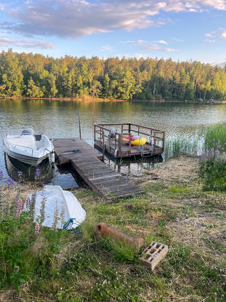 Summerhouse With Private Location By The Ocean - Hudiksvall