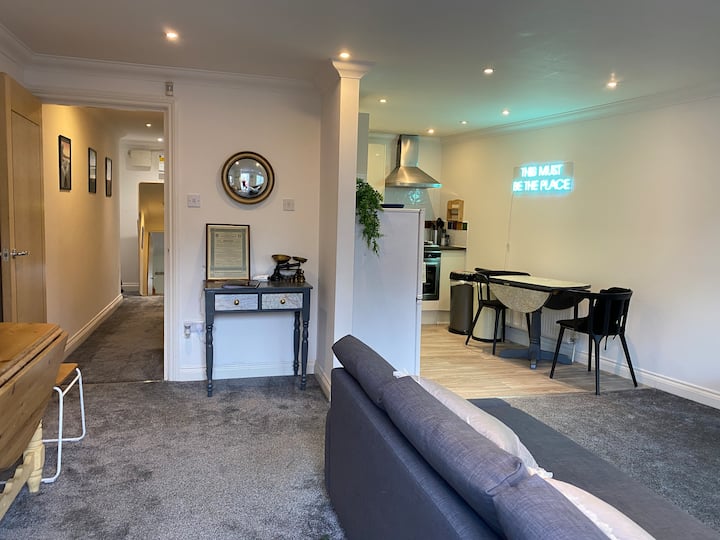 Central 3 Bed Town House - 8 Mins Walk To Beach 🏝 - Bournemouth