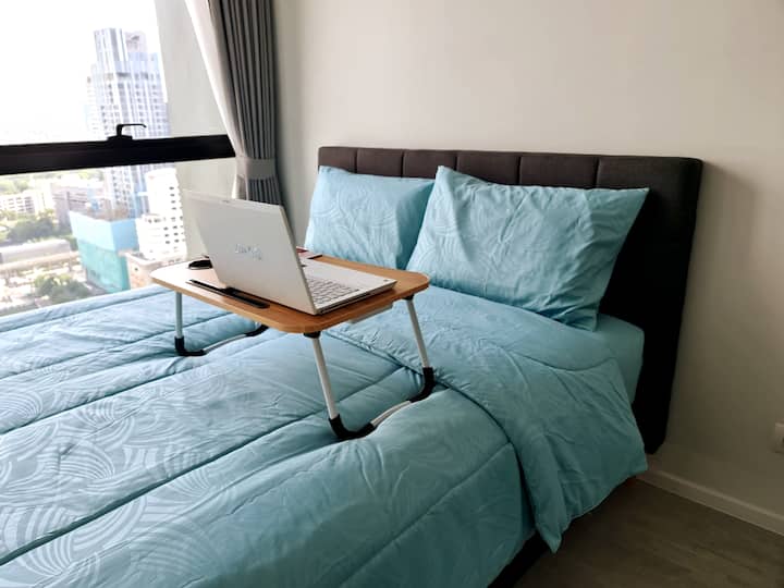 Luxury One Bedroom - Digital Nomad Friendly Condo - Bangkok
