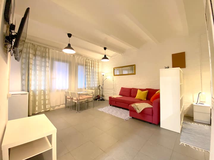 Cozy Studio In The Center Of Barcelona - Barcelona