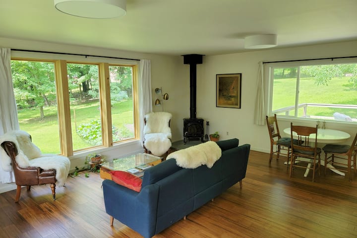 Peaceful Sunlit Woodland Getaway - New Paltz, NY