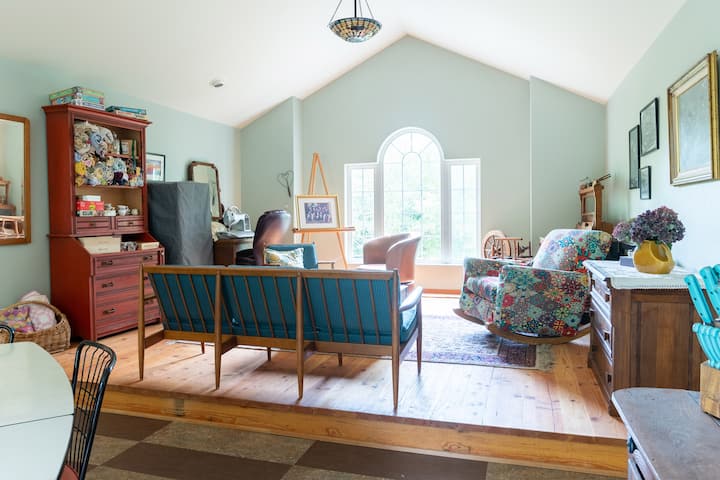 Vintage Decor Room In Wooded Setting; Swim Spa - State of Washington