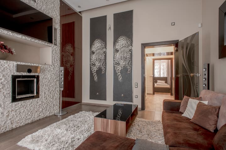 Luxury Riverside Apartment - Budapest