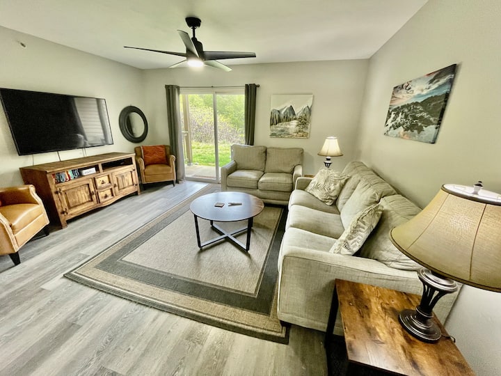 Sleeps 24! Triple The Fun! 3 Condos For Huge Group - Branson, MO