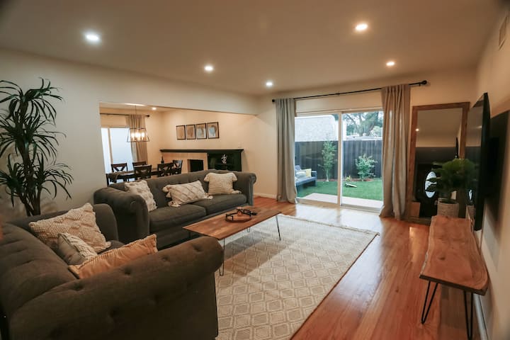 Address: 22709 Enadia Way, West Hills - Calabasas
