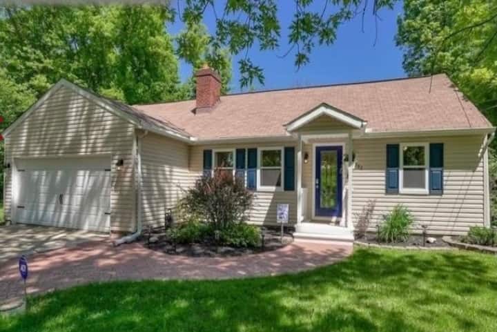 Cozy Historical Hudson Retreat - 보스턴