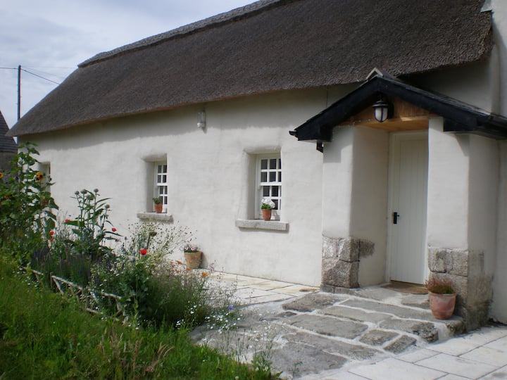 Restored 300yr Old Thatched Cottage Tigh Na Rí Rua - Ireland