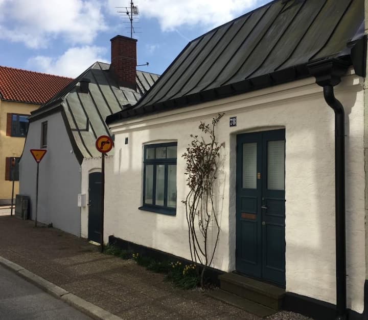 Charmigt Gatuhus I Centrala Ystad - Ystad