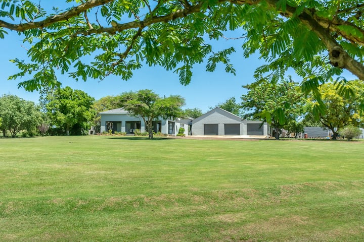 Cosy 3 Bedroomed Cottage On The Vaal Dam - Deneysville