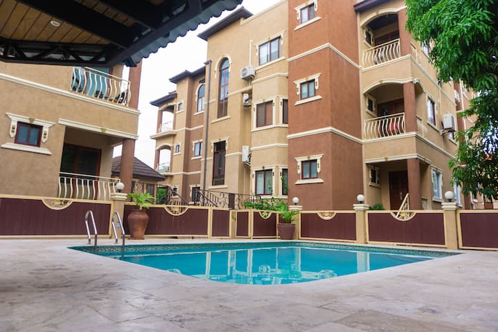 Modern Luxury 2br, Jacuzzi, Pool, Parking & Wifi - Kingston