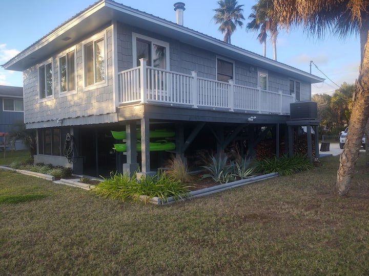 Beautiful Waterfront Home In Peaceful Location - Crystal River, FL