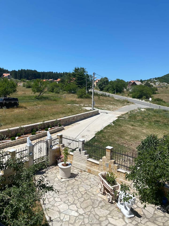 Vitezov Konak(planinska Kuća) - Kotor
