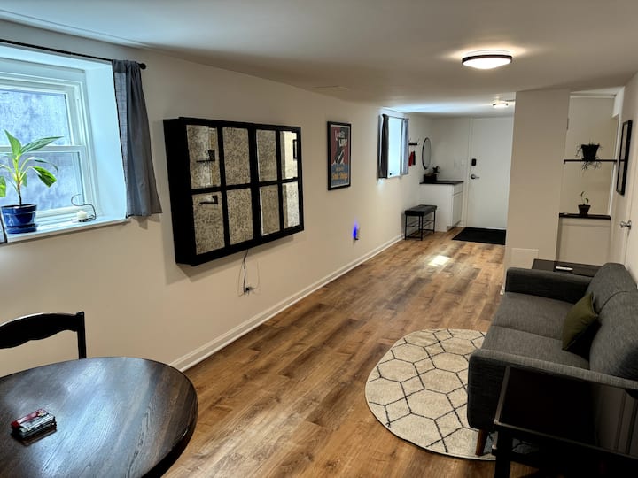 Apartment In Logandale - Chicago, IL