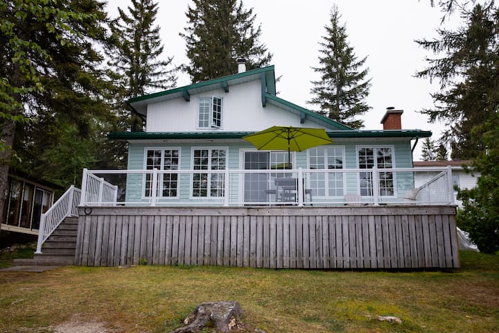 Val Rita-Harty Holiday Rentals & Homes - Ontario, Canada | Airbnb