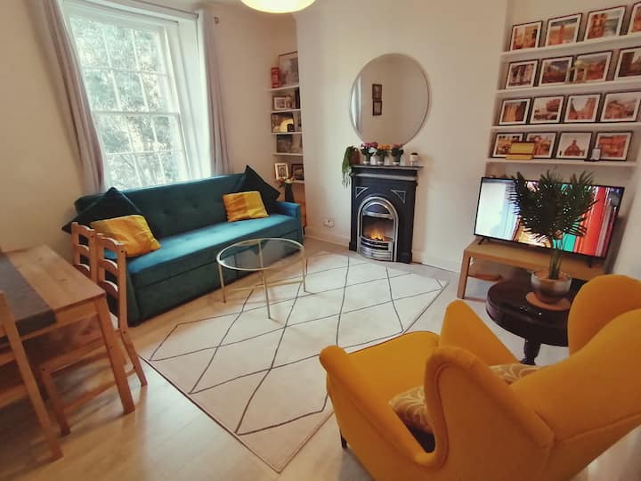 Beautiful 1-bedroom Apartment In Heritage Building - Edinburgh, UK