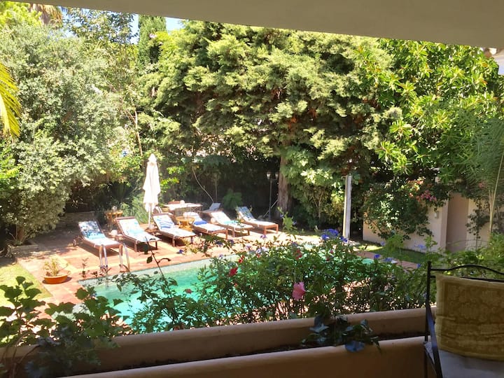 Vistahermosa, Villa Situada Entre Golf Y Playa. - Cádiz