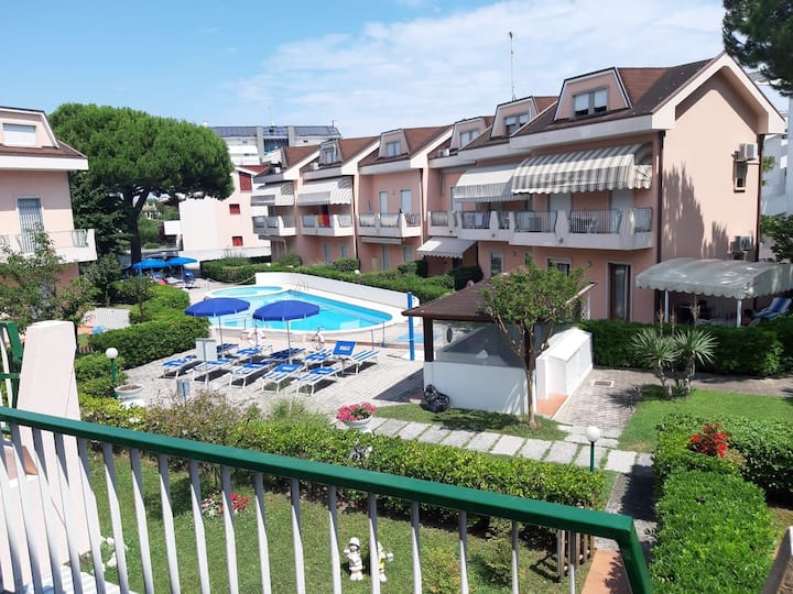 Fantastique Mansarde Dans Résidence Avec Piscine - Jesolo