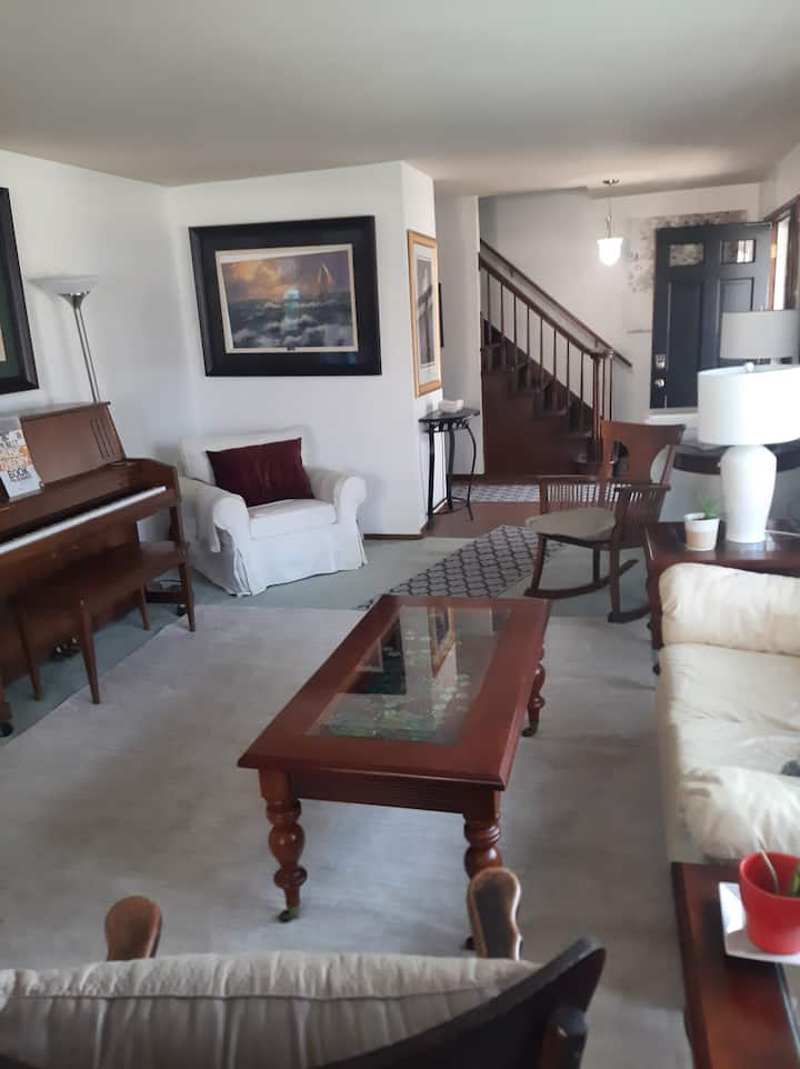 Private Room Near Lake Michigan In Racine - Racine, WI