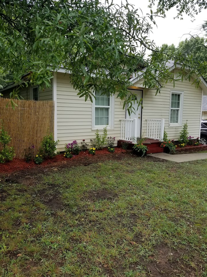Cheerful Residential Home With Fire Pit! - Concord, NC