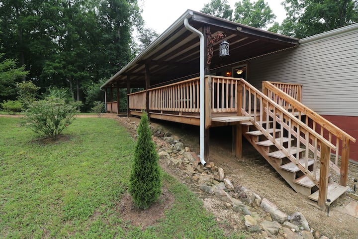 Plateau Home Furnished Outdoor Living With 1g Wifi - Crossville, TN