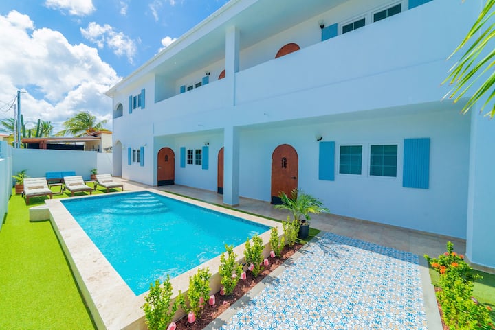 Large New 2bdr+pool. Walk To Beach & Shops - Aruba