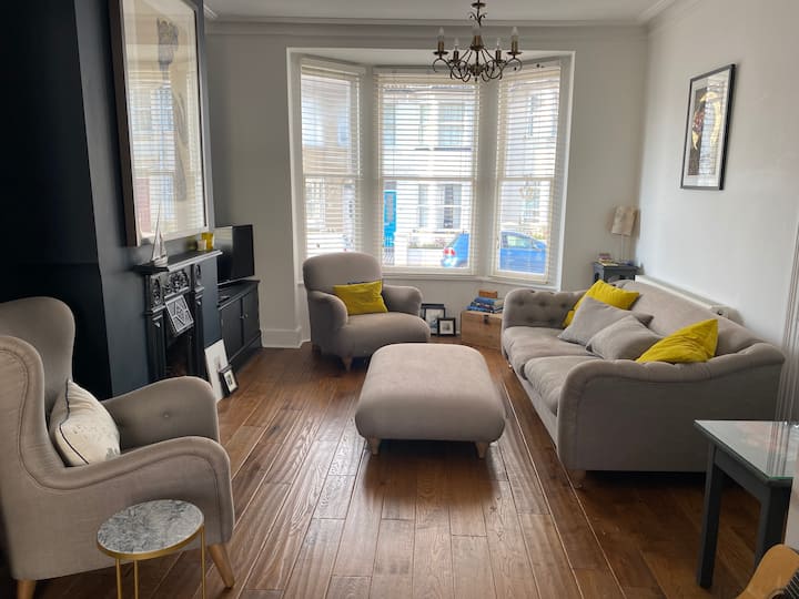 Lovely 4 Bedroom Townhouse With Garden - Brighton