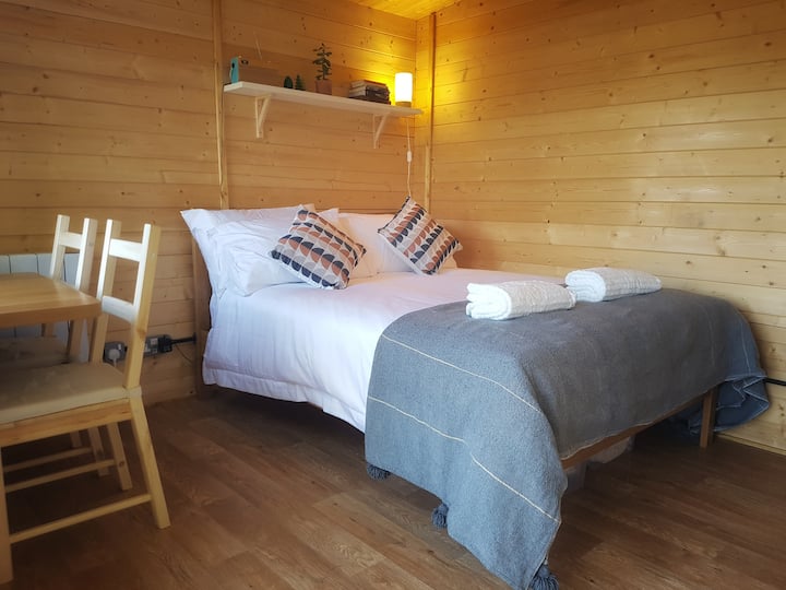 Luxury Heated Cabin In Totnes - トットネス
