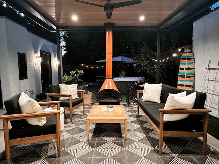 Midcity Private Suite W/ Fireplace & Hot Tub! - Los Angeles, CA