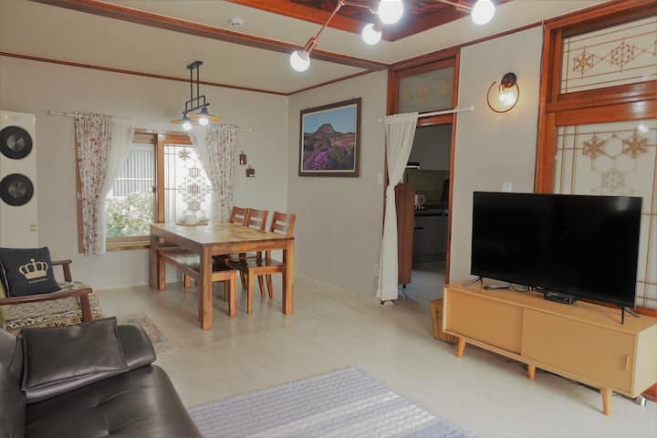 R.제주서쪽한림/독채/잔디마당/돌담/텃밭/협재해수욕장인근/가족여행최적 - South Korea