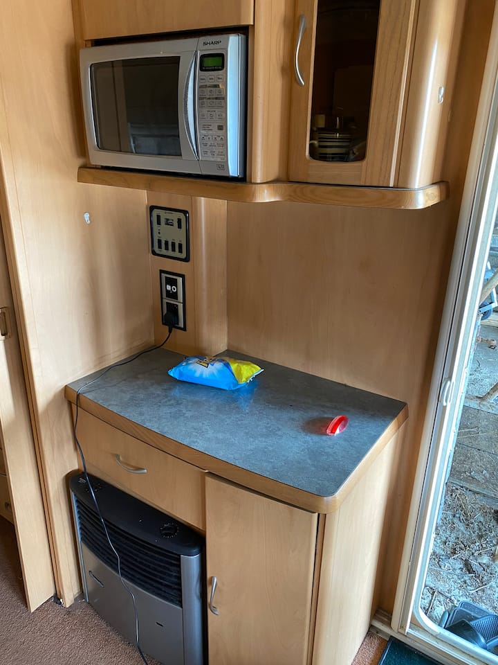 Lovely 4 Berth Caravan With End Bed And Bathroom - Saint Merryn