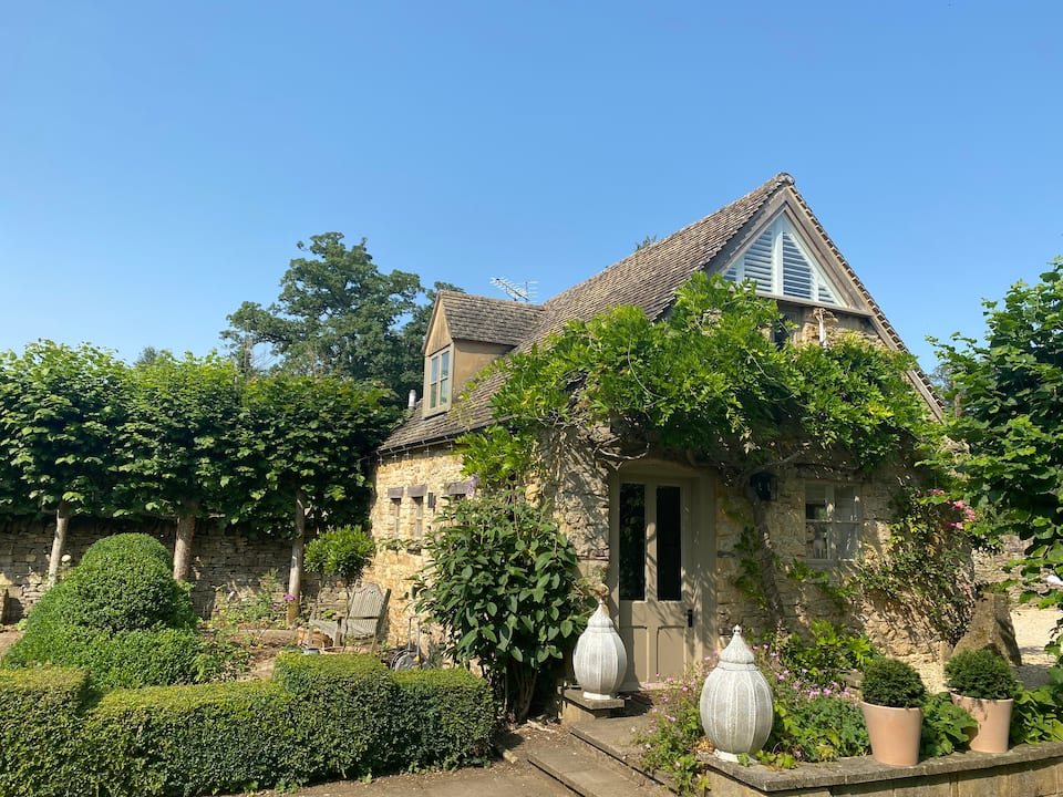 Cotswold Holiday Rentals & Homes - England, United Kingdom | Airbnb