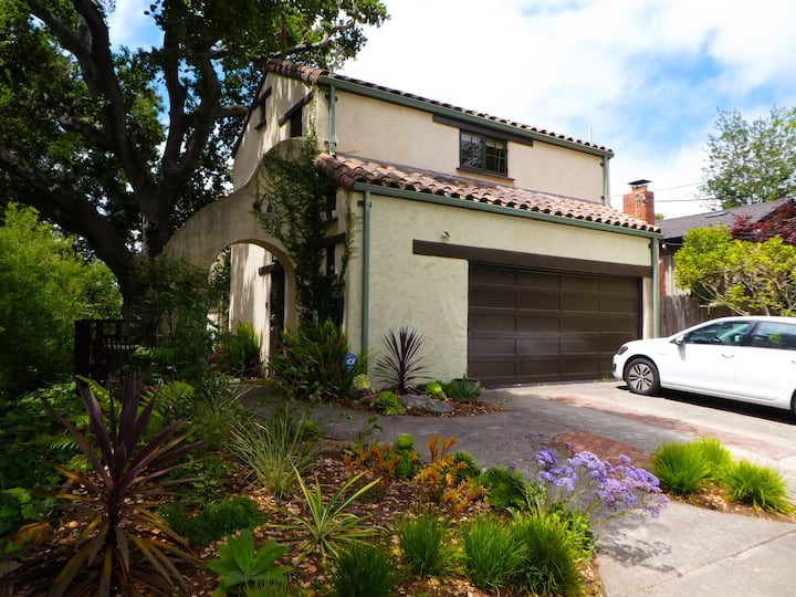 Rockridge Creekside Carriage House - Oakland, CA