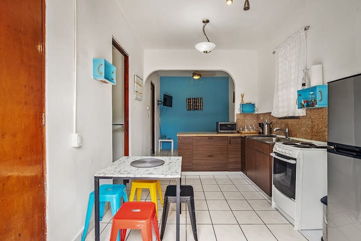 2 Bed Near Beach, Food, Nightlife On Loiza St (C) - San Juan