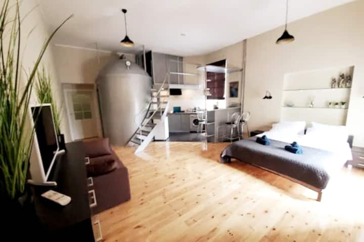 Industrial Loft Kiev Heart/fast Wifi/selfcheckin/ - Kiev