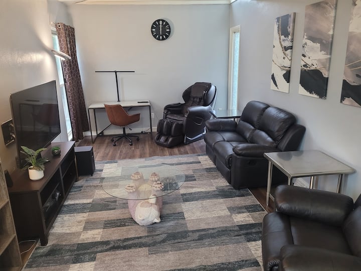 King Beds, Bear Table, Modern Open Space - Dayton