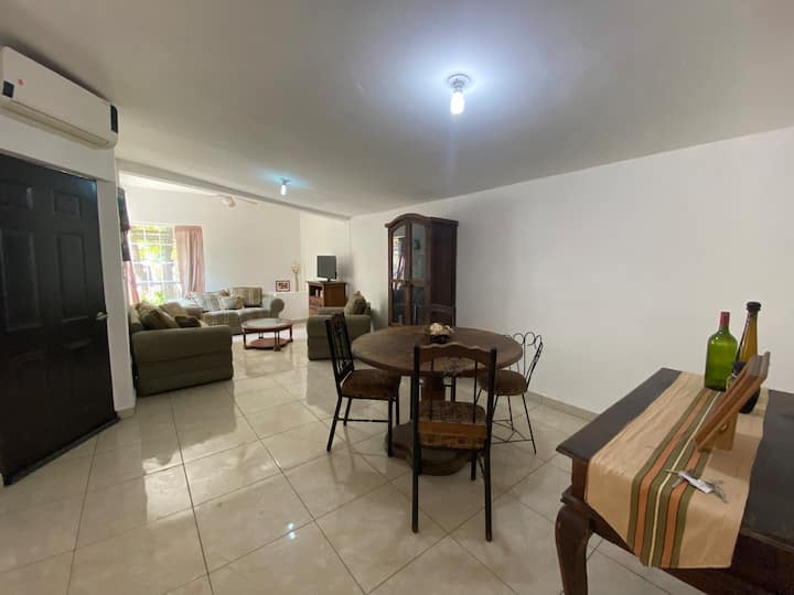 Casa Luna Excelente Ubicación En Tranquila Privada - Chihuahua