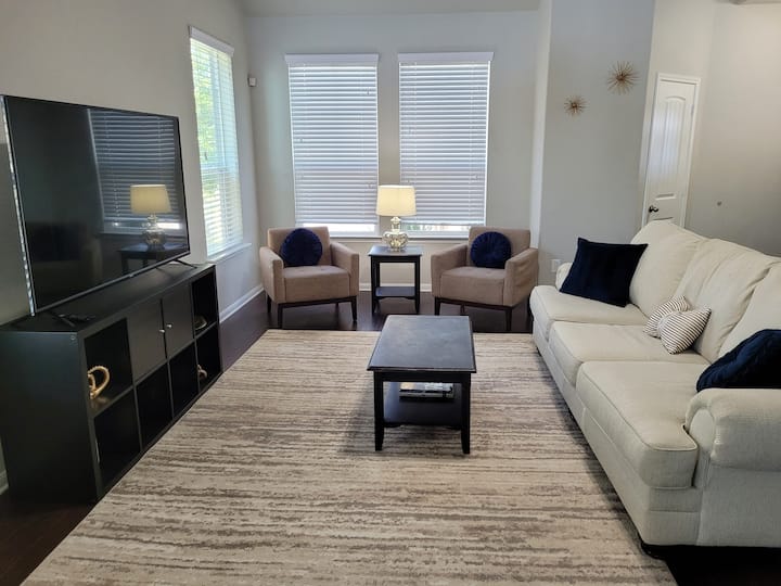 Heritage Cozy Carriage Home - Round Rock, TX