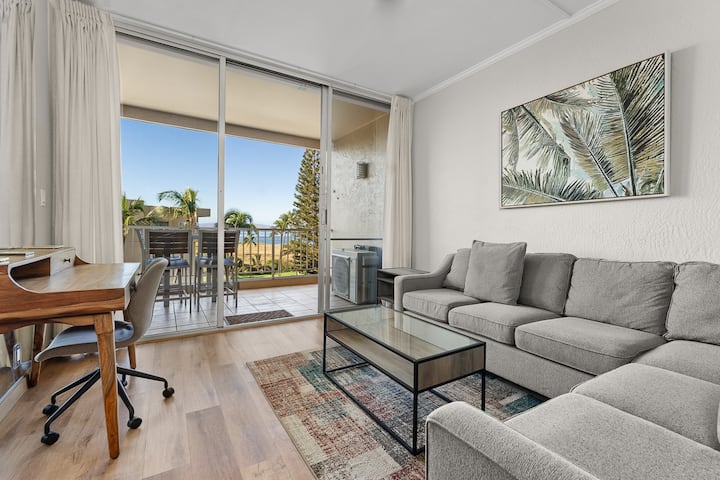 Menehene Shores "Eagle Nest" Oceanfront Penthouse - 키헤이