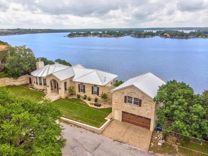 Gorgeous Home With A View From Every Room With Swim Deck And Boat Dock - Granbury, TX
