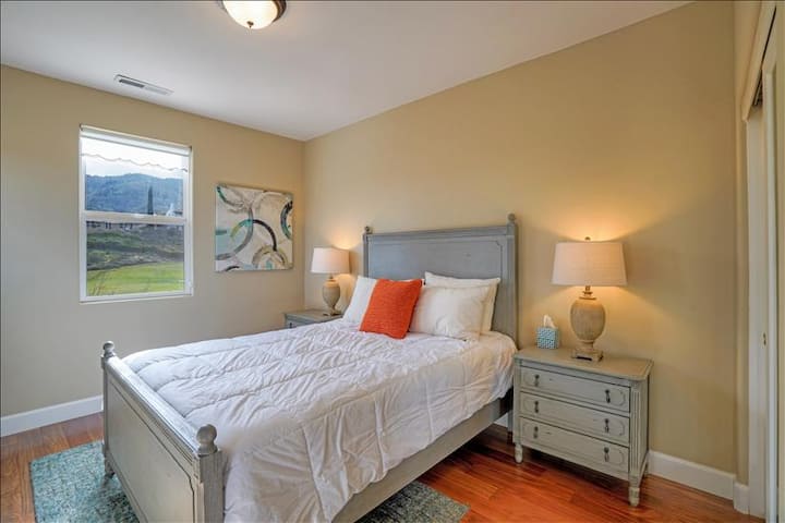 Resort-like Spanish Villa In Gated Golf Community - Gilroy, CA