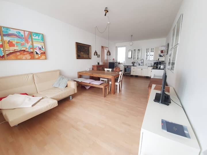 Zülpicherplz: Ruhige Wohnung Im Zentrum, Terrasse - Keulen